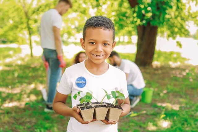 125 simple random acts of kindness ideas for kids to make someone's day