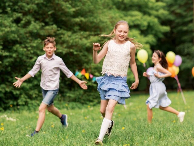 20 easy and fun balloon game ideas for toddlers and preschoolers ...