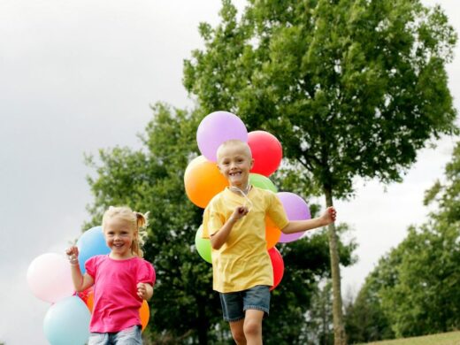 20 easy and fun balloon game ideas for toddlers and preschoolers