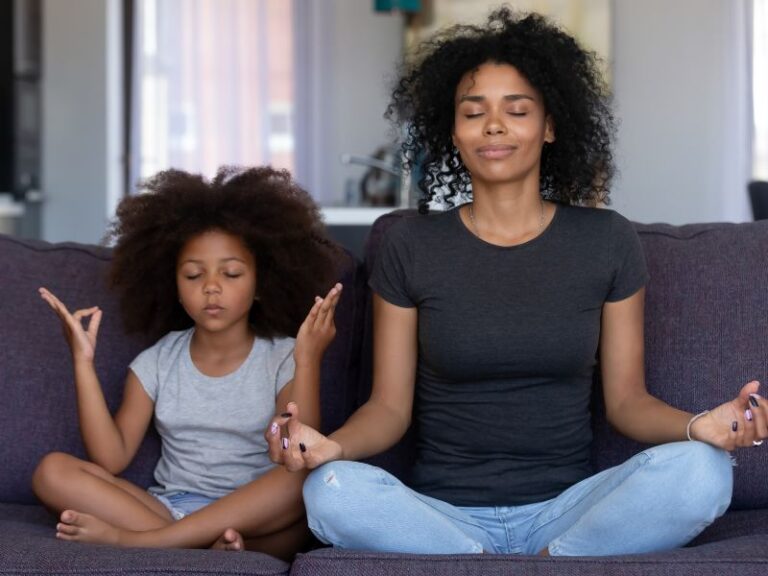 62 Calming bedtime activities for kids (for a smooth & peaceful ...