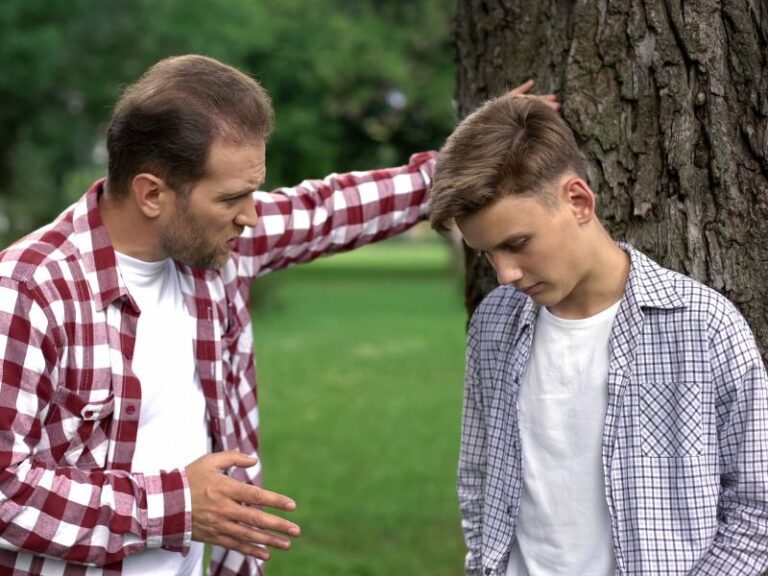 16 signs you're raising a spoiled teenager (& How to fix it)