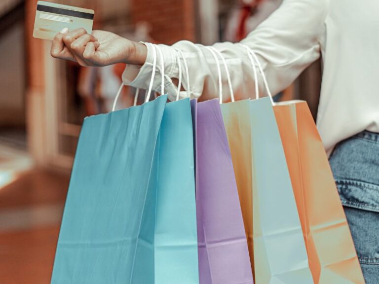 How to Stop Hoarding Clothes (A Step-by-Step Plan to Declutter Your ...